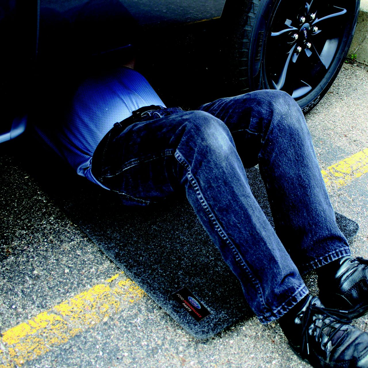 Ford Performance Universal AM Track Matt Folding Mat M-1822-A8 - Free ...