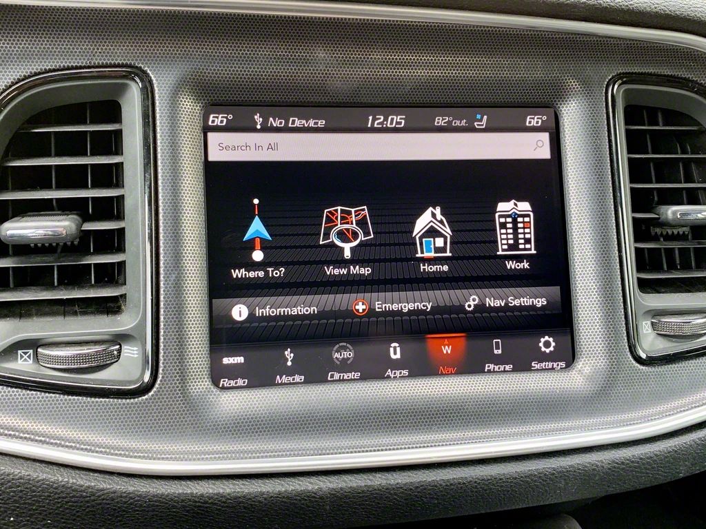 Infotainment Challenger GPS Navigation 8.4 4C NAV UAQ Radio with Apple ...